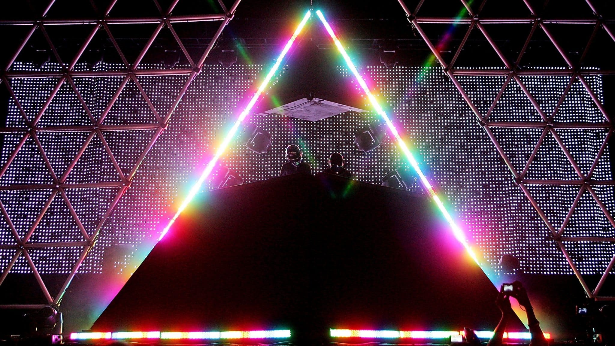 Daft Punk LEGO Set Under Further Review, Iconic 'Alive 2007' Pyramid ...